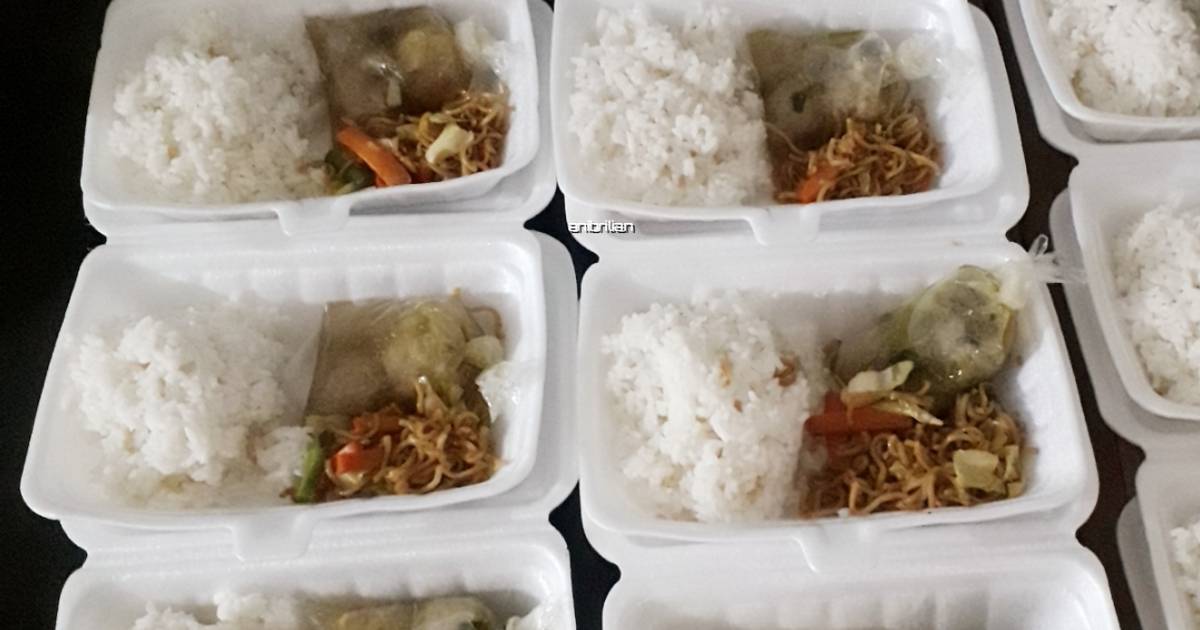 Resep Paket nasi sop baso+mie goreng oleh Ani Brilian - Cookpad