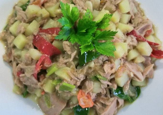 Resep Tumis tuna kaleng kentang oleh Atikah - Cookpad