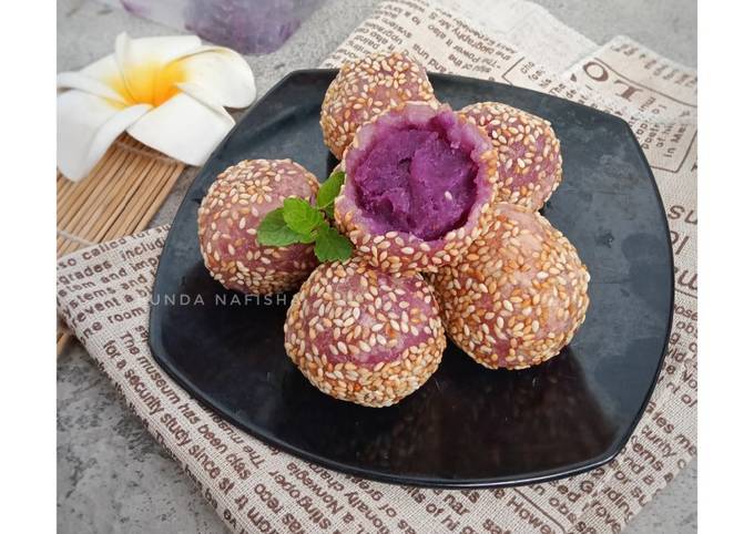 Resep Onde onde ubi ungu oleh Bunda Nafisha - Cookpad