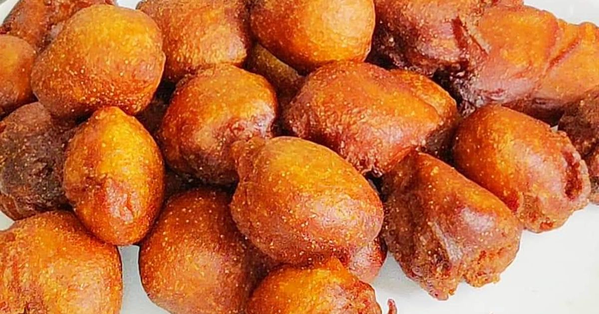 Meethe Gulgule | Gur Ke Gulgule Recipe by Shaheen Syed