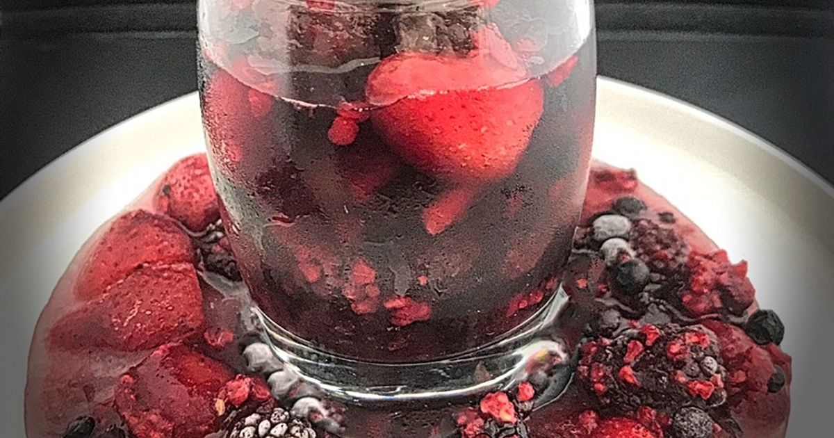 Mixed Berry Fruit Ice Ring Made With Non Alcoholic Sangria Served With ...