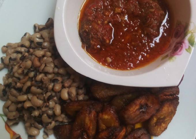 Beans, dodo n stew Recipe by Fatima - Cookpad