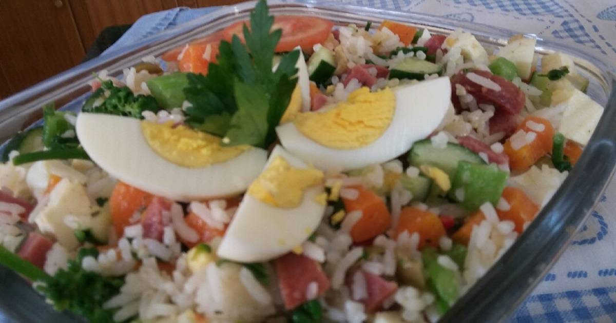 Salada de arroz Receita por Maria Emilia Almeida - Cookpad