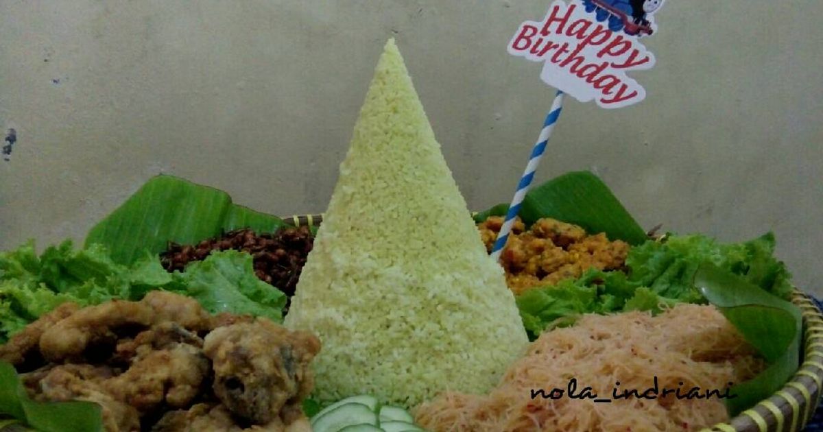 Resep Nasi Kuning Tumpeng Simple Magiccom oleh nola indriani - Cookpad