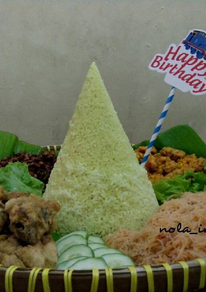 Resep Nasi Kuning Tumpeng Simple Magiccom oleh nola indriani - Cookpad