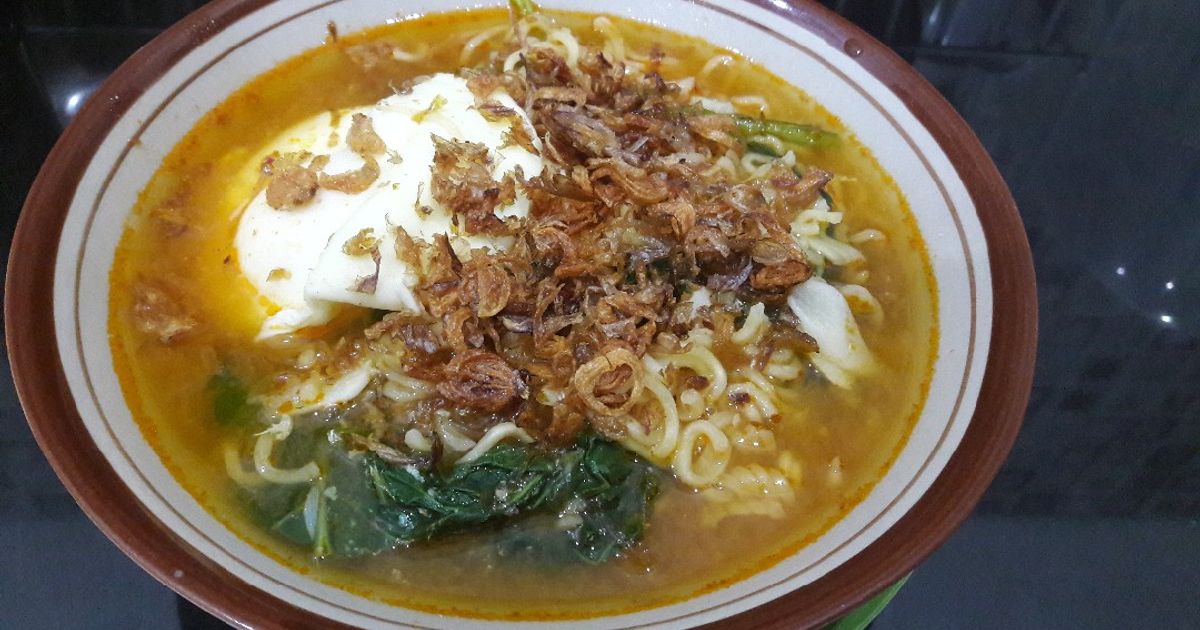 Resep Mie Rebus Telur Ceplok Sawi Hijau oleh TiaSutiawati - Cookpad