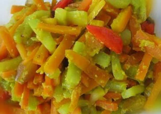 Resep Timun Acar Kuning oleh Eneng Mulyono - Cookpad