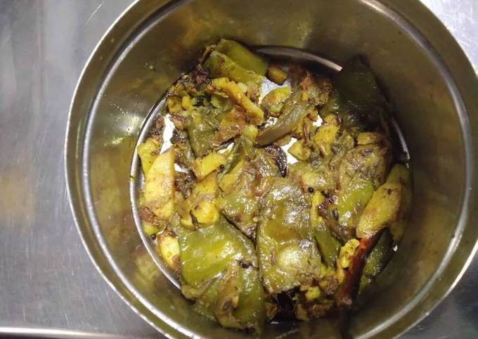Aloo sem Sabji(potato and flat beans) Recipe by Sawati Sharma - Cookpad