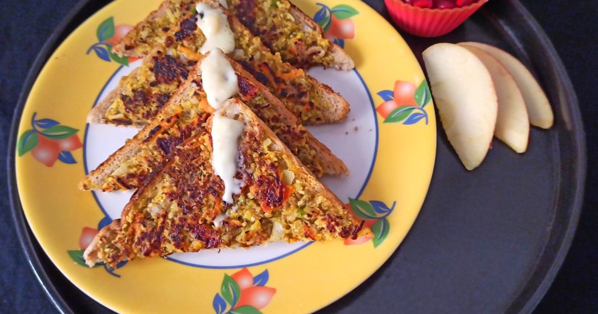 Sprouts Toast Recipe by Anuradha kulkarni - Cookpad