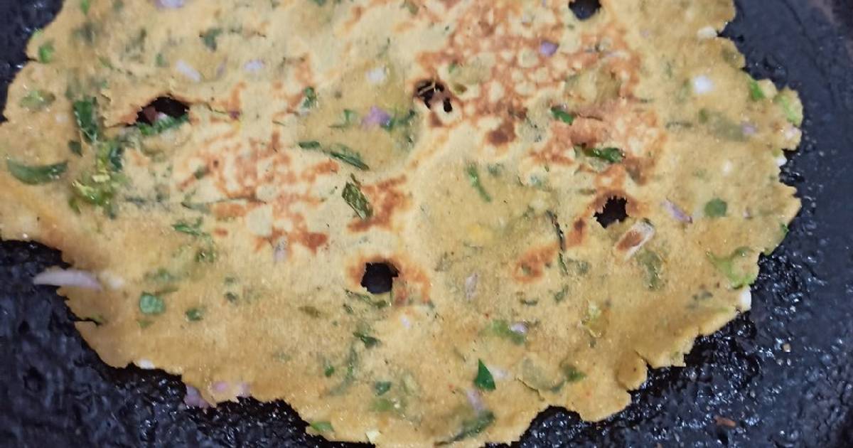Jowar thalipeeth Recipe by Anuradha kulkarni - Cookpad