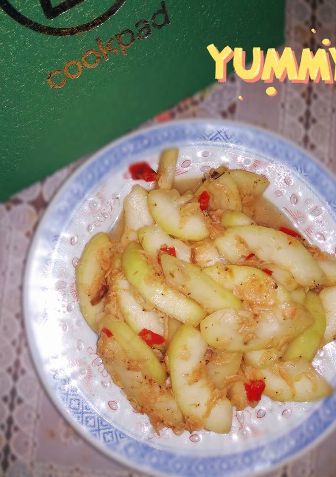 Resep Tumis labu air udang ebi oleh 🍒Maa_Zhy🍒 - Cookpad