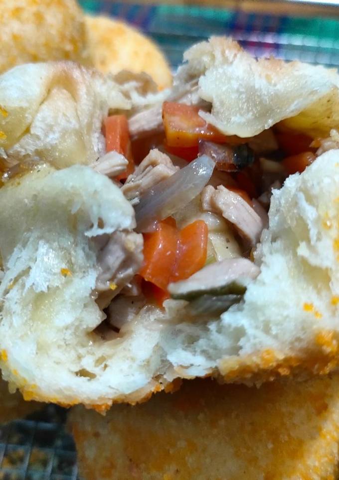 Resep Roti goreng isi ayam suwir oleh Septiani Yuniar - Cookpad