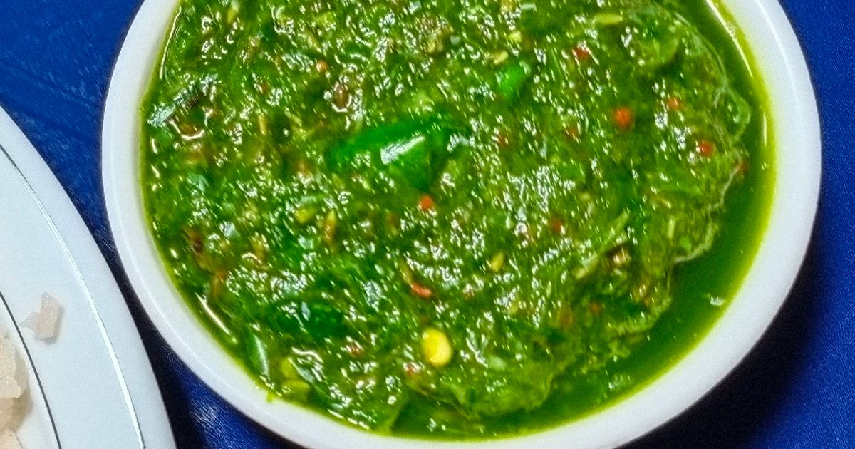 Green Garlic Chutney Recipe by Misbah Rasheed Qureshì - Cookpad
