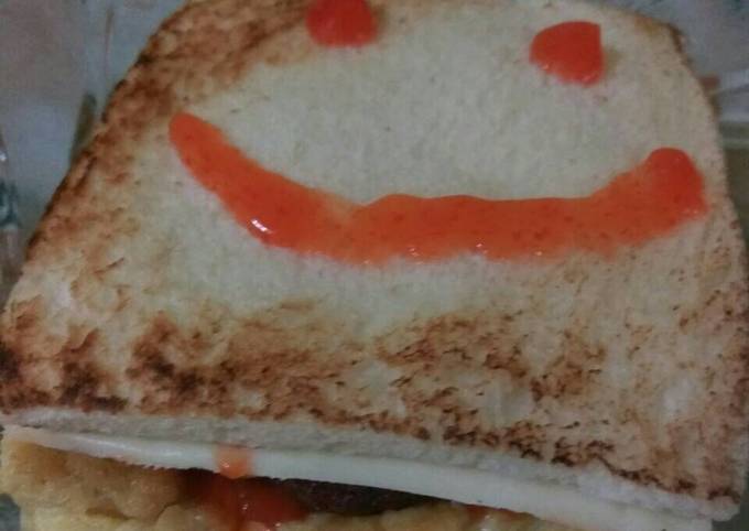 Resep Beef burger rumahan super simple oleh Mukaromah - Cookpad