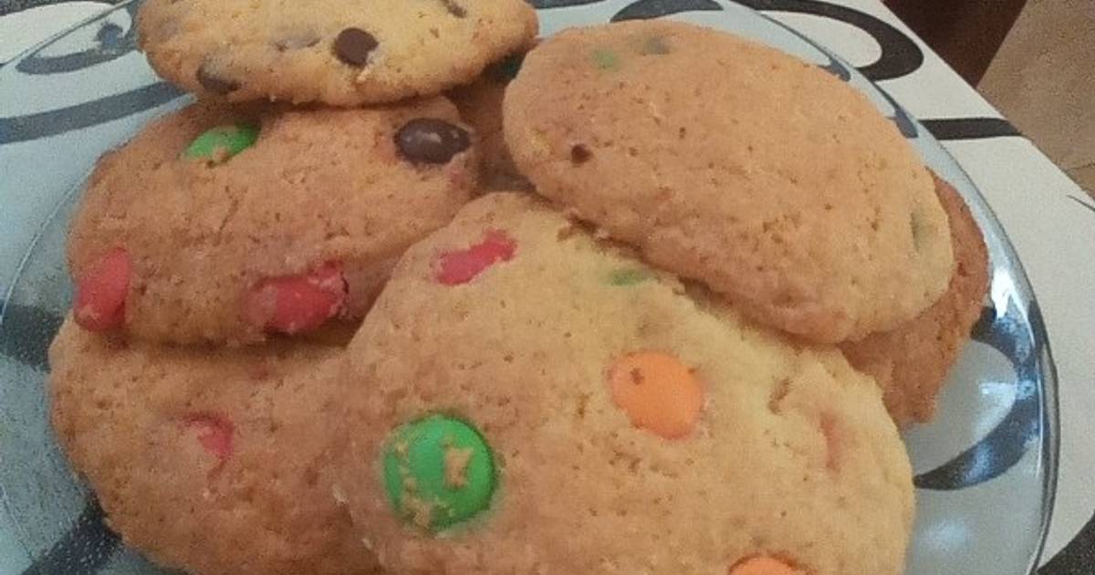Cookies enormes de chips y rocklets 🤪 Receta de Rocio Belen Godoy- Cookpad