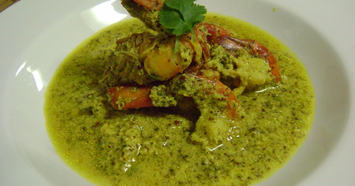 Bhapa Shorshe Chingri (Steamed Mustard Prawns Bengali Style) Recipe by ...
