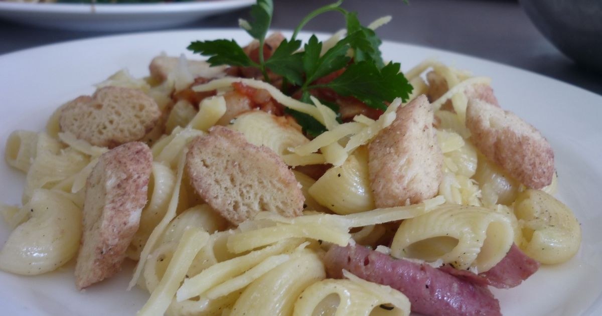 Pasta Con Salami Receta de Winnyver- Cookpad