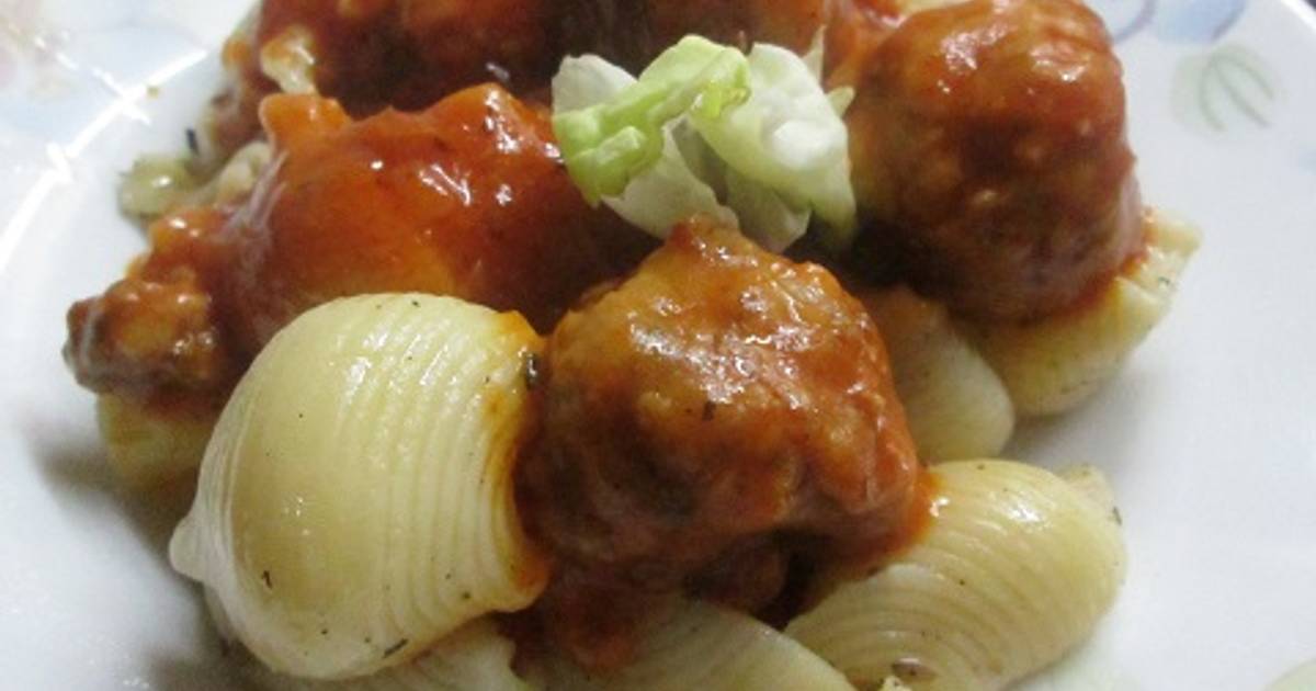 Pasta Galets con albóndigas en salsa napolitana Receta de Gabriela Diez ...