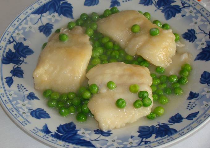 Merluza en salsa (Yaya Flora) Receta de Marisa Marcos Ortega- Cookpad