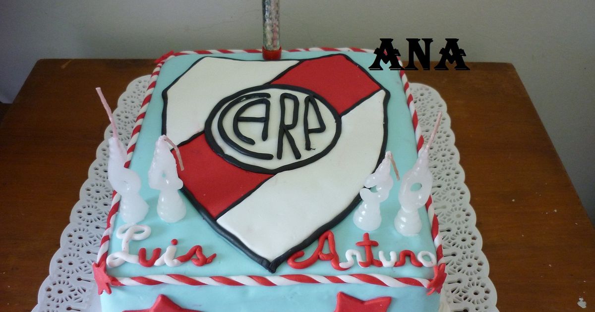 Torta Escudo De River Cumpleaños Luis Y Arturo Receta de GRINGA- Cookpad