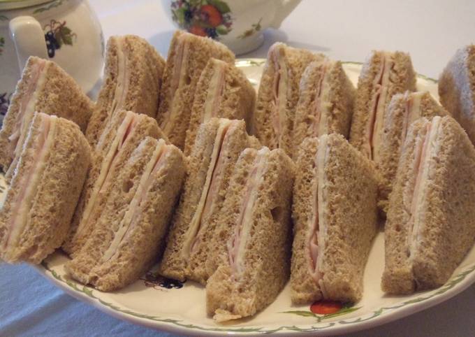 Sandwiches de pan integral con mozzarella y pechuga de pollo Receta de ...