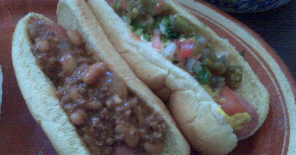 Easy Chili Dogs Recipe by lenny
