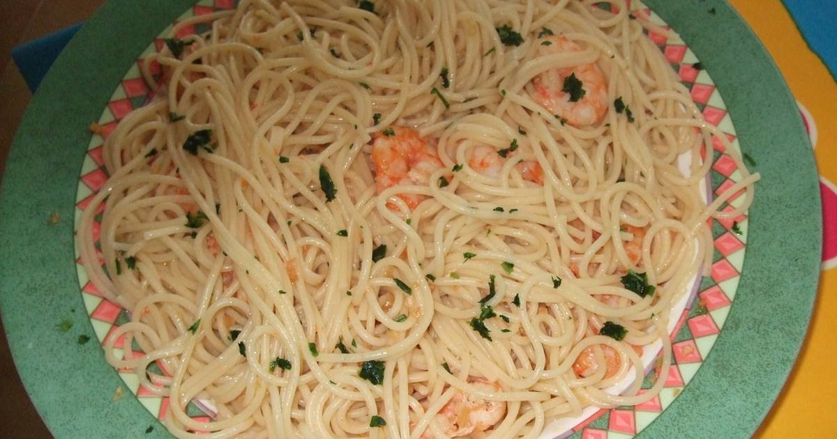 Espaguetis con gambas al ajillo Receta de M.Jose- Cookpad