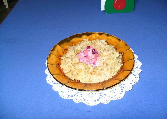 Aro de arroz con pollo y ensalada Receta de carmenzamora- Cookpad