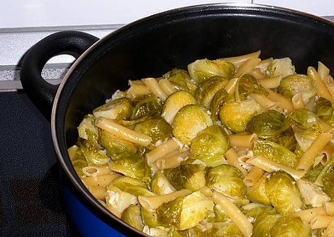 Pasta con coles de Bruselas Receta de mis-recetas- Cookpad