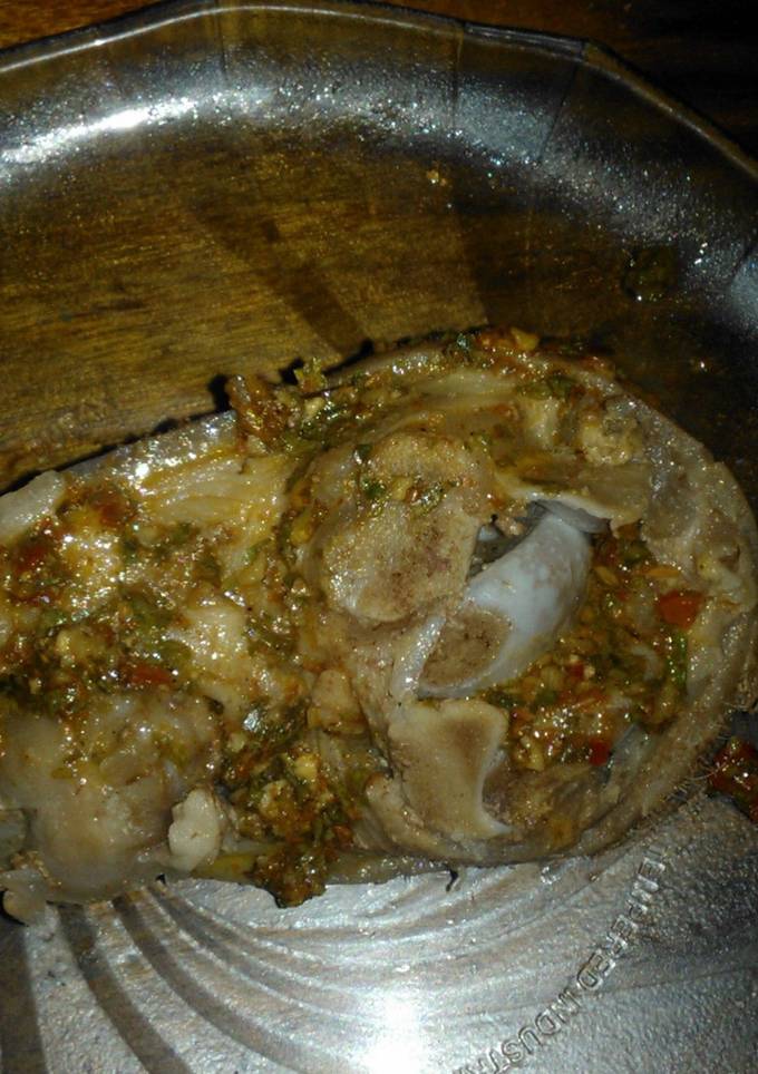 Garrón de chancho sancochado Receta de Mario H. Davi