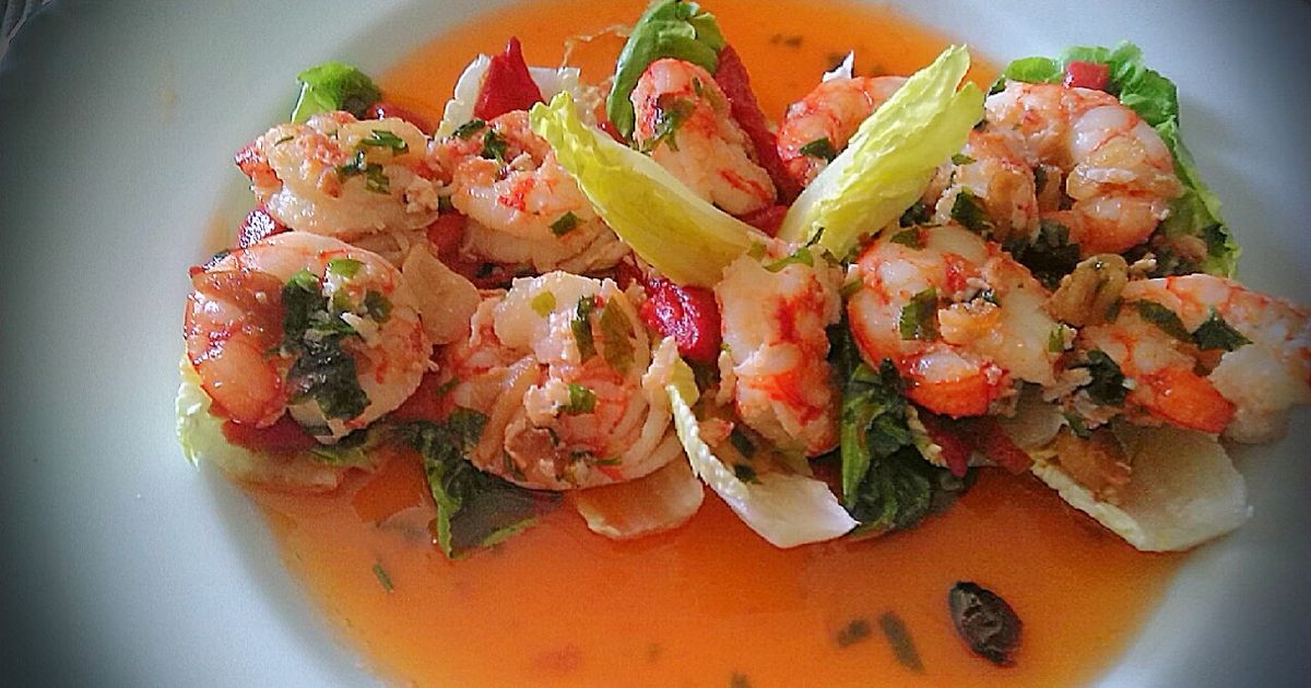Lechuga Baby Con Langostinos Al Ajillo Y Pimientos Asados Receta de ...