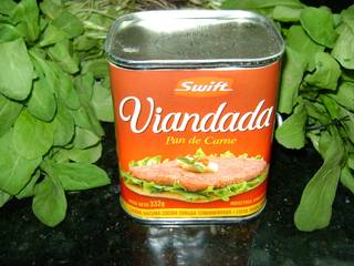 Milanesas de Viandada - Corned Beef con ensalada y boconccinos Receta ...