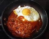 Huevo frito con tomate, jamón serrano y queso rallado Receta de ...