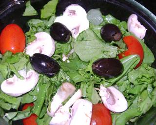 Ensalada con boconccinos que enamoran Receta de La profe Luisa- Cookpad